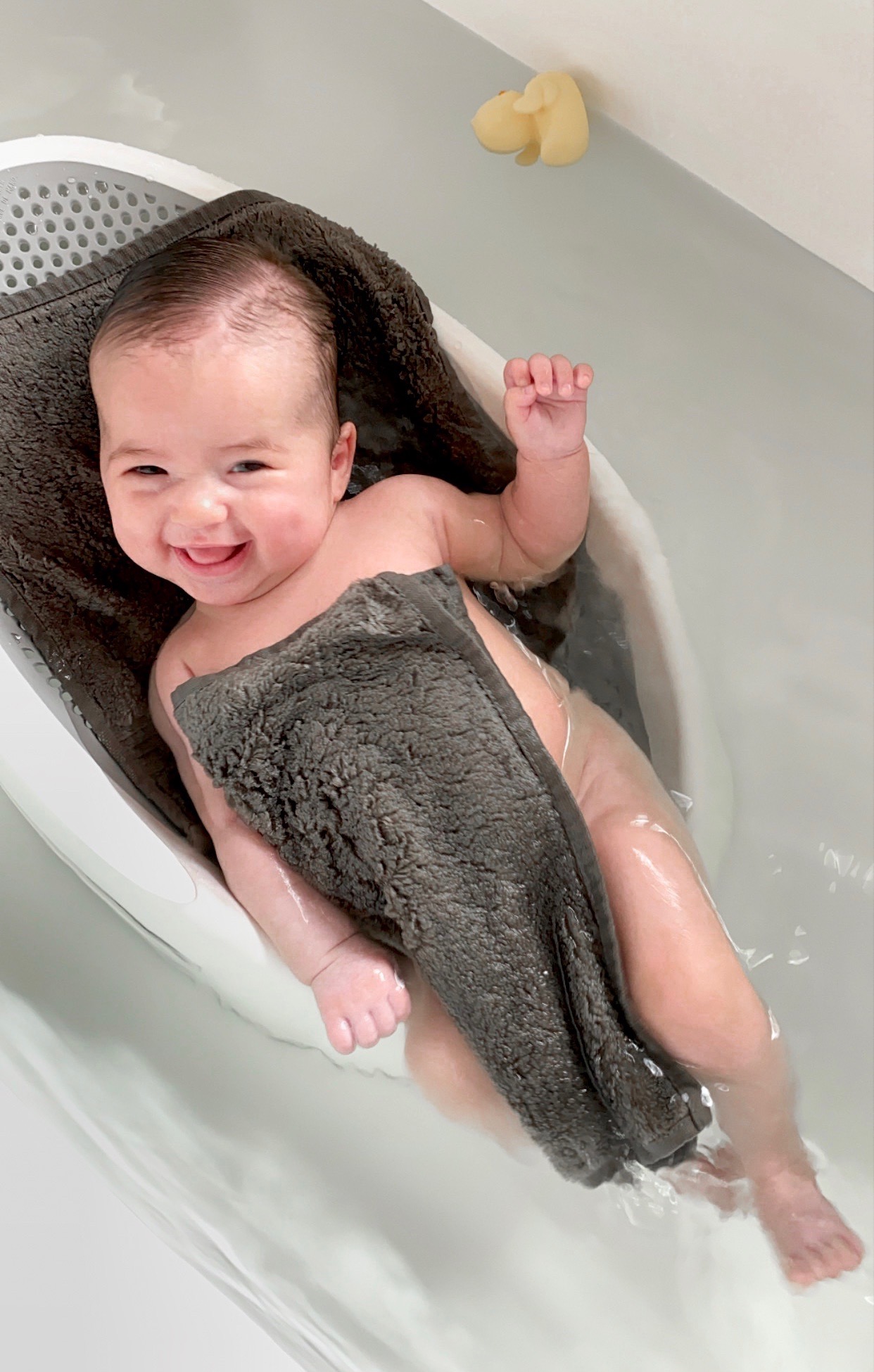 8 week schedule for feeding, naps, play time and bath